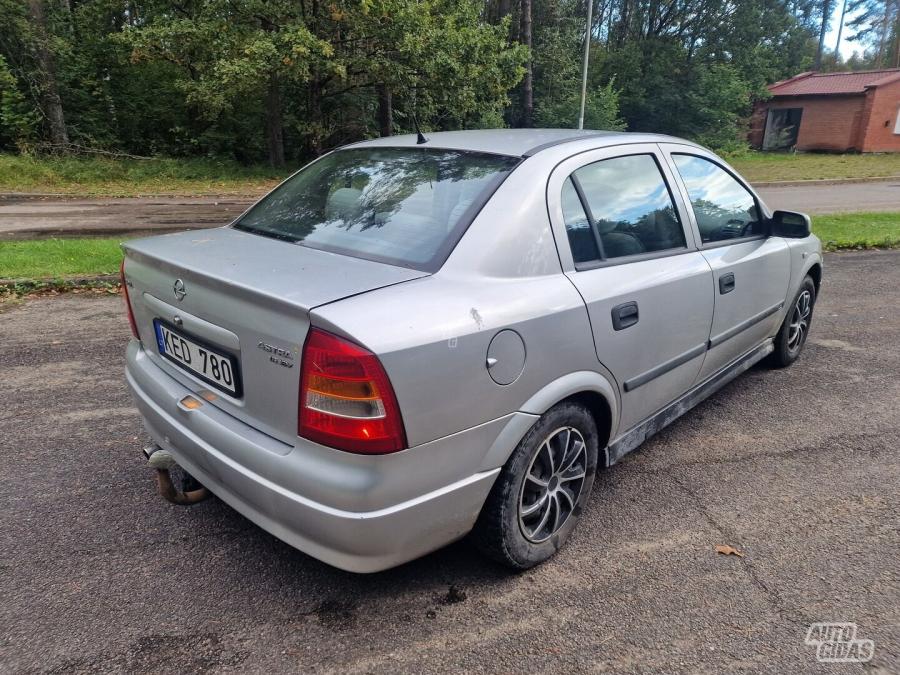 Opel Astra 1999 in Visaginas, with an engine capacity of 1.60 L and mileage of 249 thousand km for 400 €, photo 6 on AUTOMOTO.COM.LV