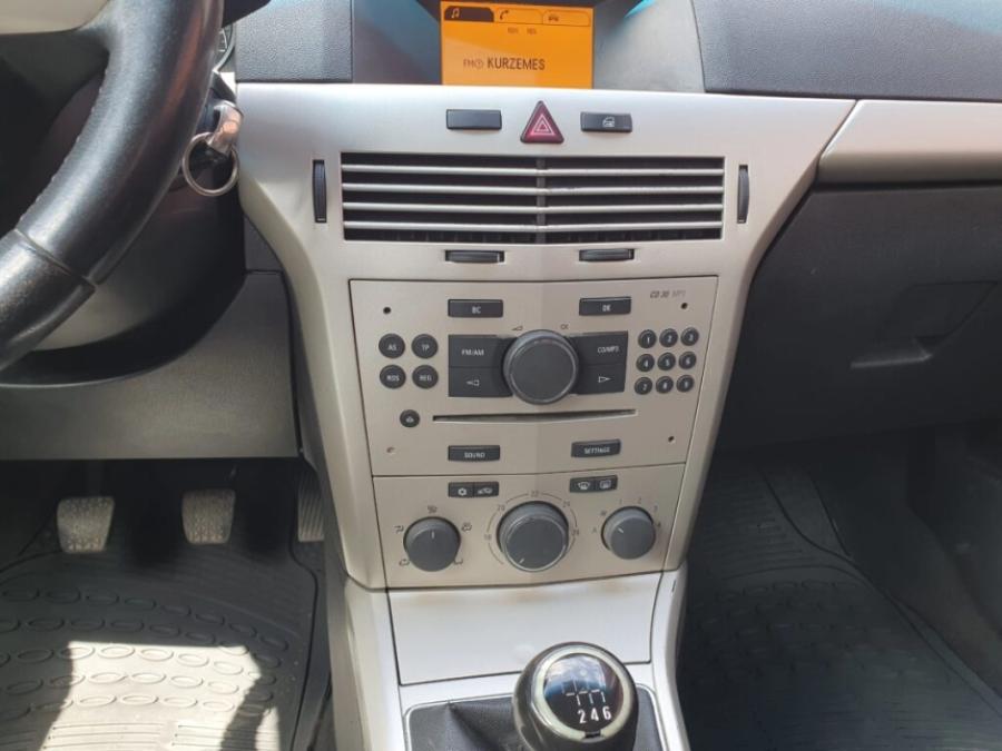 Opel Astra 2007 Rīga, ar dzinēja tilpumu 1.90 L un nobraukumu 258 tūkst. km par 2250 €, foto 11 vietnē AUTOMOTO.COM.LV