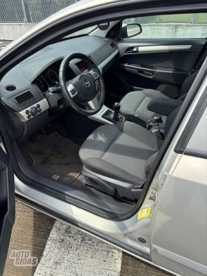 Opel Astra 2007 Viļņa, ar dzinēja tilpumu 1.30 L un nobraukumu 276 tūkst. km par 1350 €, foto 7 vietnē AUTOMOTO.COM.LV
