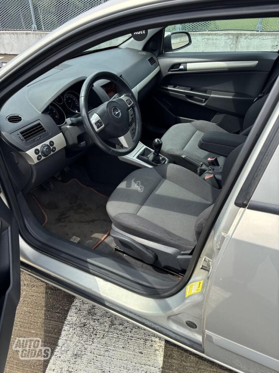 Opel Astra 2007 Viļņa, ar dzinēja tilpumu 1.30 L un nobraukumu 276 tūkst. km par 1350 €, foto 7 vietnē AUTOMOTO.COM.LV