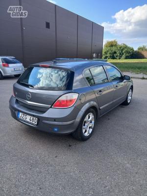 Opel Astra 2007 in Jonava, with an engine capacity of 1.70 L and mileage of 275 thousand km for 850 €, photo 5 on AUTOMOTO.COM.LV