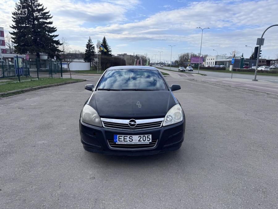 Opel Astra 2008 in Klaipeda, with an engine capacity of 1.60 L and mileage of 230 thousand km for 1750 €, photo 3 on AUTOMOTO.COM.LV