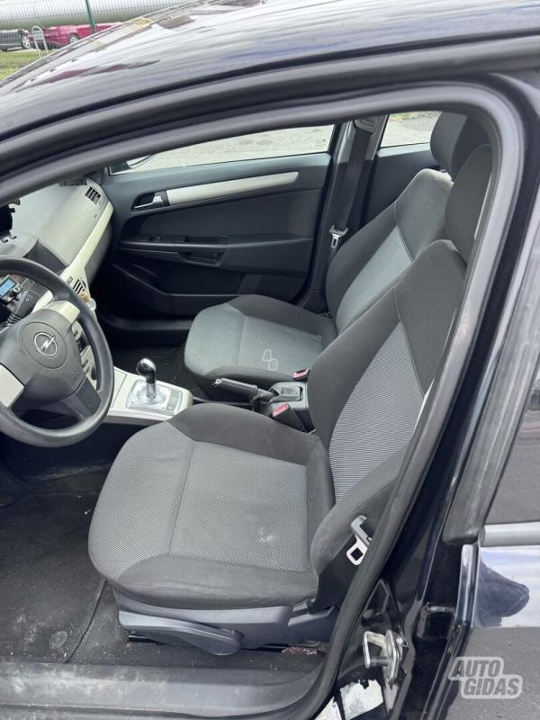 Opel Astra 2008 in Klaipeda, with an engine capacity of 1.60 L and mileage of 230 thousand km for 1750 €, photo 10 on AUTOMOTO.COM.LV