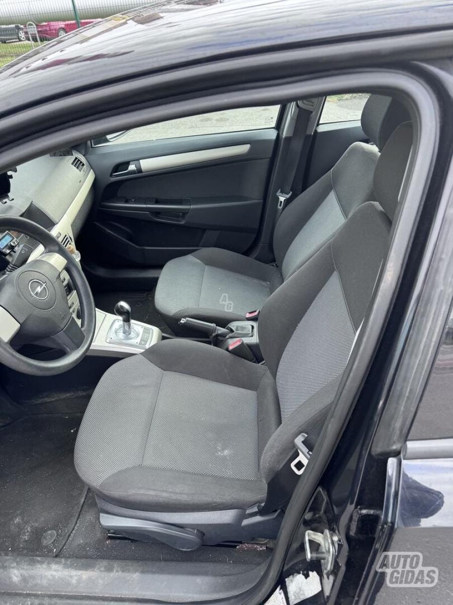 Opel Astra 2008 in Klaipeda, with an engine capacity of 1.60 L and mileage of 230 thousand km for 1750 €, photo 11 on AUTOMOTO.COM.LV