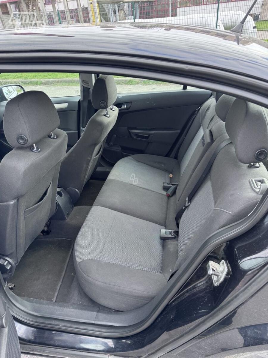 Opel Astra 2008 in Klaipeda, with an engine capacity of 1.60 L and mileage of 230 thousand km for 1750 €, photo 12 on AUTOMOTO.COM.LV