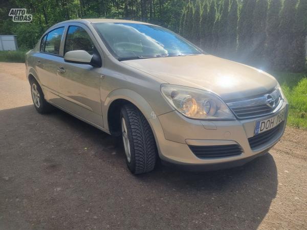 Opel Astra 2008 in Kaunas, with an engine capacity of 1.60 L and mileage of 205 thousand km for 1250 €, photo 2 on AUTOMOTO.COM.LV