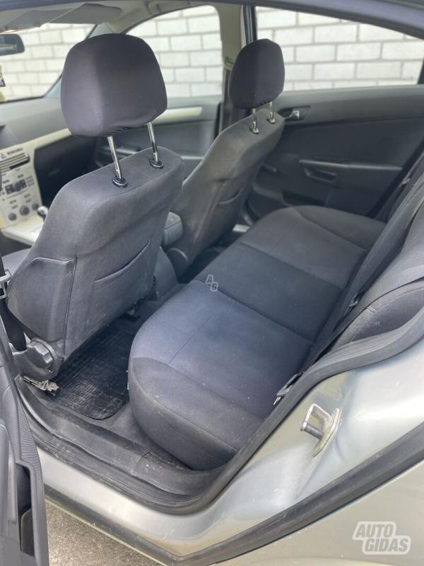 Opel Astra 2008 in Kaunas, with an engine capacity of 1.60 L and mileage of 205 thousand km for 1250 €, photo 7 on AUTOMOTO.COM.LV