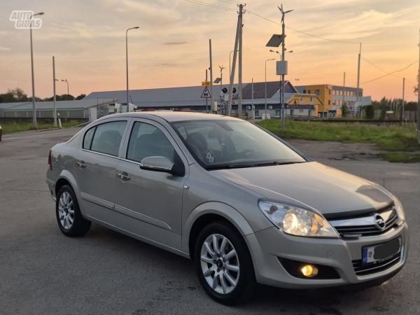 Opel Astra 2008 in Siauliai, with an engine capacity of 1.60 L and mileage of 186 thousand km for 2450 €, photo 5 on AUTOMOTO.COM.LV