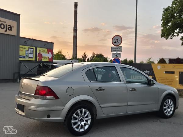 Opel Astra 2008 in Siauliai, with an engine capacity of 1.60 L and mileage of 186 thousand km for 2450 €, photo 9 on AUTOMOTO.COM.LV