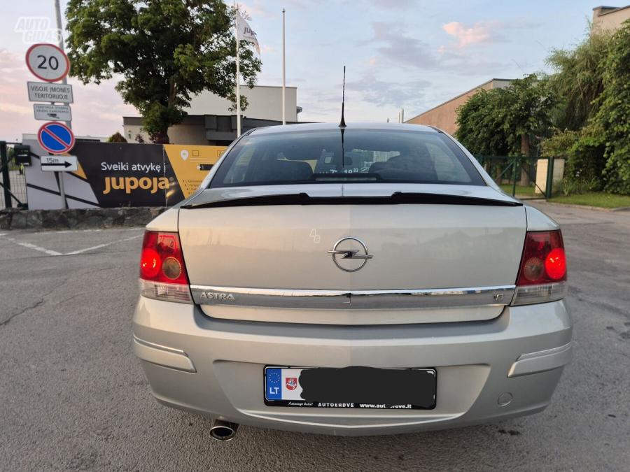 Opel Astra 2008 in Siauliai, with an engine capacity of 1.60 L and mileage of 186 thousand km for 2450 €, photo 11 on AUTOMOTO.COM.LV