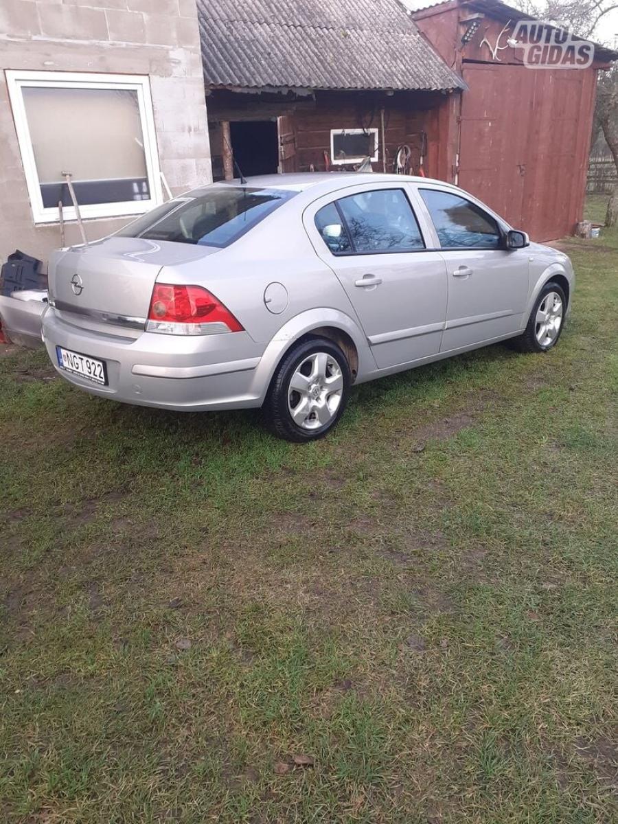 Opel Astra 2009 in Druskininkai, with an engine capacity of 1.60 L and mileage of 187 thousand km for 1850 €, photo 4 on AUTOMOTO.COM.LV