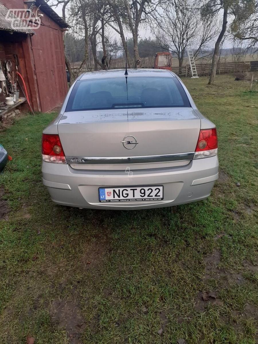 Opel Astra 2009 in Druskininkai, with an engine capacity of 1.60 L and mileage of 187 thousand km for 1850 €, photo 6 on AUTOMOTO.COM.LV