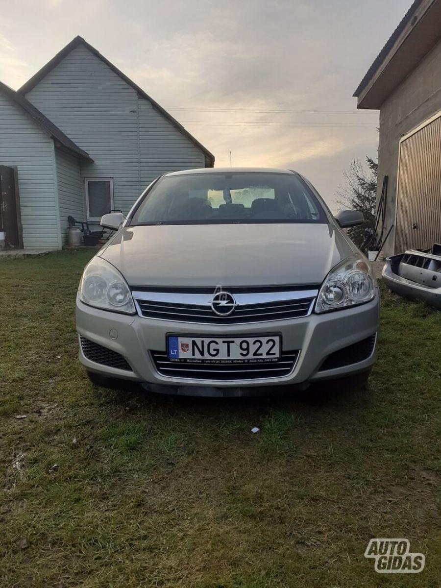 Opel Astra 2009 in Druskininkai, with an engine capacity of 1.60 L and mileage of 187 thousand km for 1850 €, photo 9 on AUTOMOTO.COM.LV