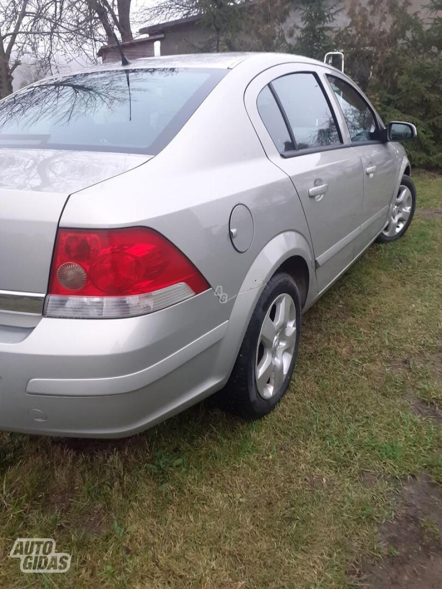 Opel Astra 2009 in Druskininkai, with an engine capacity of 1.60 L and mileage of 187 thousand km for 1850 €, photo 10 on AUTOMOTO.COM.LV