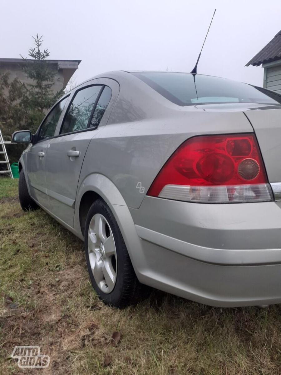 Opel Astra 2009 in Druskininkai, with an engine capacity of 1.60 L and mileage of 187 thousand km for 1850 €, photo 11 on AUTOMOTO.COM.LV