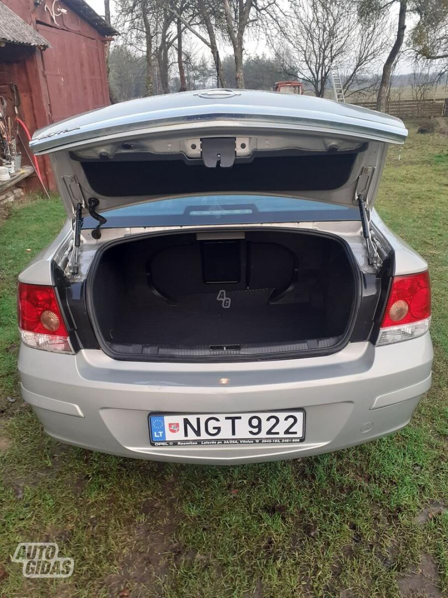 Opel Astra 2009 in Druskininkai, with an engine capacity of 1.60 L and mileage of 187 thousand km for 1850 €, photo 12 on AUTOMOTO.COM.LV
