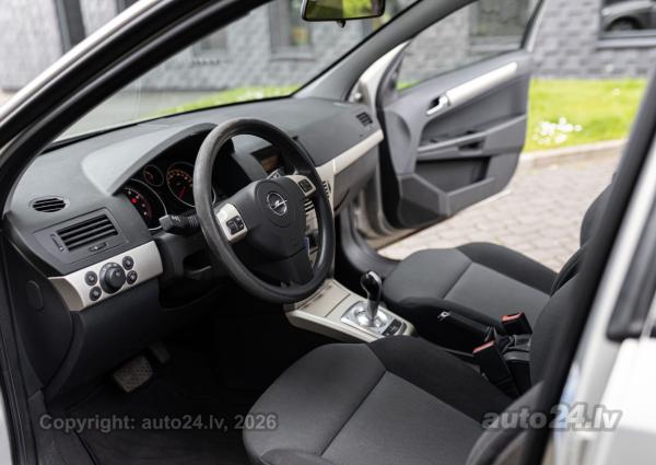 Opel Astra 2009 Tallina, ar dzinēja tilpumu 1.60 L un nobraukumu 109 tūkst. km par 2999 €, foto 9 vietnē AUTOMOTO.COM.LV
