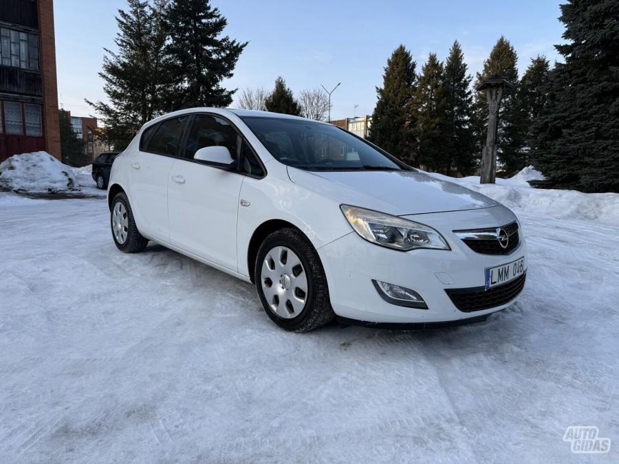 Opel Astra 2010 in Ariogala, with an engine capacity of 1.40 L and mileage of 240 thousand km for 2150 €, photo 1 on AUTOMOTO.COM.LV