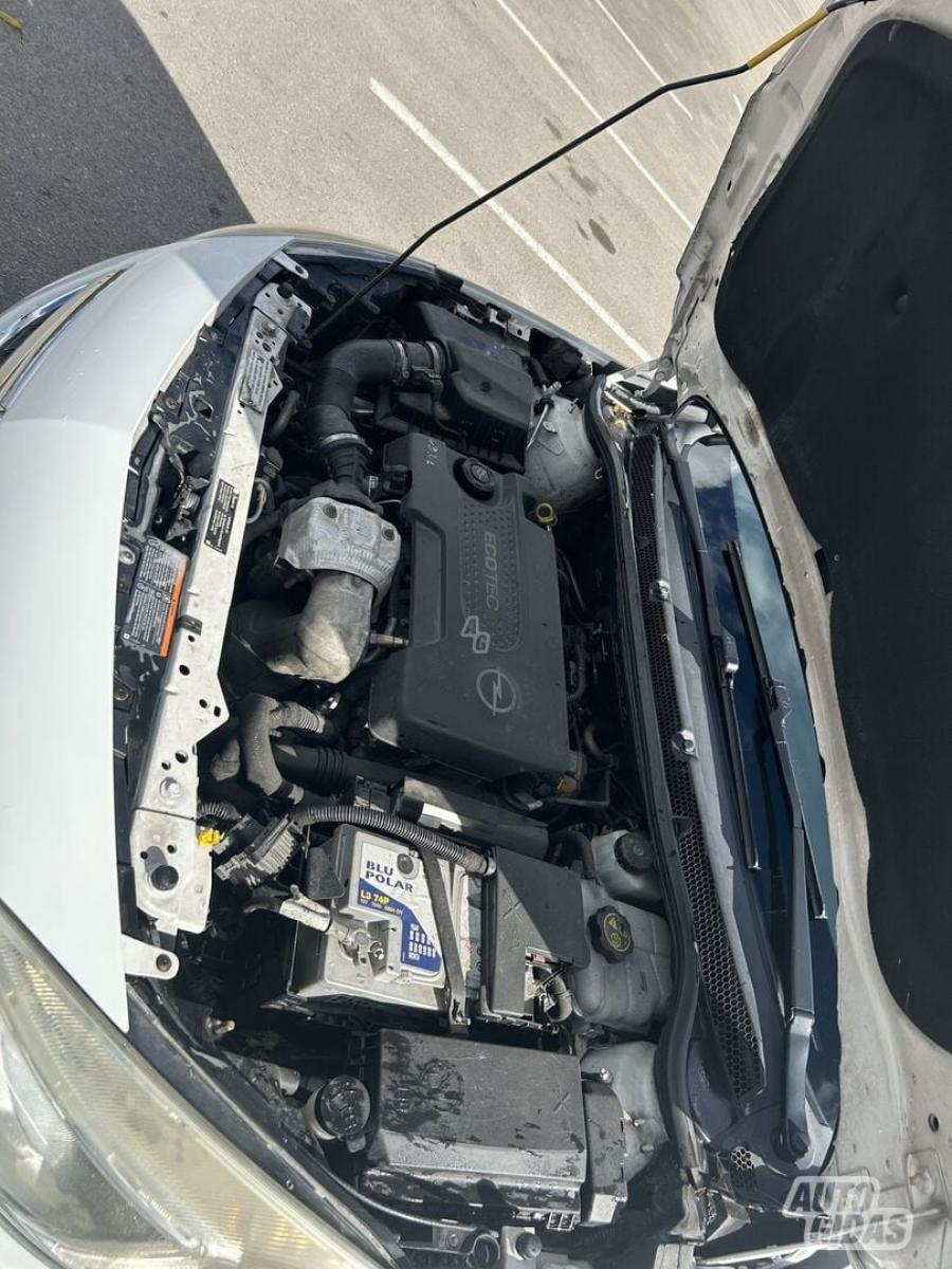 Opel Astra 2010 Šauļi, ar dzinēja tilpumu 1.20 L un nobraukumu 226 tūkst. km par 2850 €, foto 4 vietnē AUTOMOTO.COM.LV