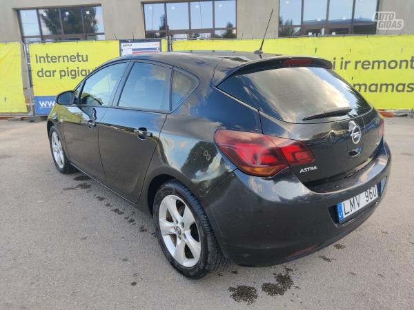 Opel Astra 2010 Šauļi, ar dzinēja tilpumu 1.70 L un nobraukumu 300 tūkst. km par 1500 €, foto 7 vietnē AUTOMOTO.COM.LV