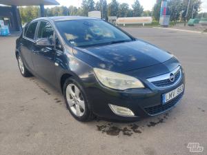 Opel Astra 2010 Šauļi, ar dzinēja tilpumu 1.70 L un nobraukumu 300 tūkst. km par 1450 €, foto 5 vietnē AUTOMOTO.COM.LV