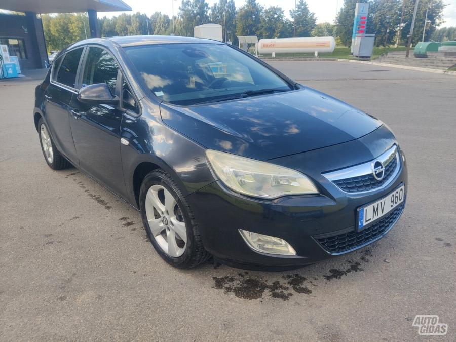 Opel Astra 2010 Šauļi, ar dzinēja tilpumu 1.70 L un nobraukumu 300 tūkst. km par 1450 €, foto 5 vietnē AUTOMOTO.COM.LV
