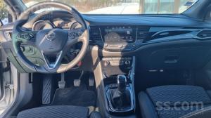 Opel Astra 2017 in Jelgava, with an engine capacity of 1.60 L and mileage of 147 thousand km for 7900 €, photo 10 on AUTOMOTO.COM.LV