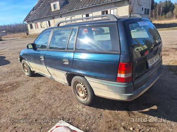 Opel Astra 1994 Tallina, ar dzinēja tilpumu 1.60 L un nobraukumu 0 tūkst. km par 350 €, foto 4 vietnē AUTOMOTO.COM.LV