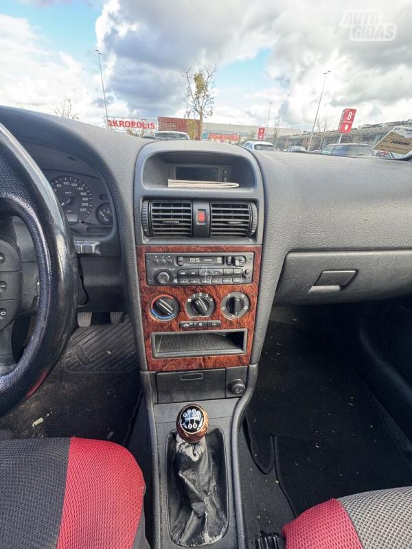 Opel Astra 2000 in Vilnius, with an engine capacity of 1.60 L and mileage of 299 thousand km for 790 €, photo 10 on AUTOMOTO.COM.LV
