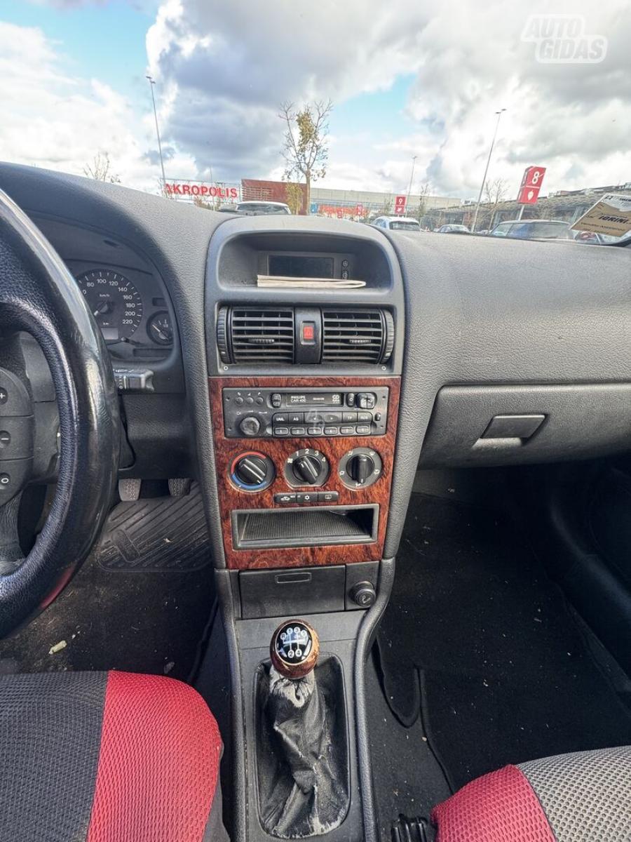 Opel Astra 2000 in Vilnius, with an engine capacity of 1.60 L and mileage of 299 thousand km for 790 €, photo 10 on AUTOMOTO.COM.LV