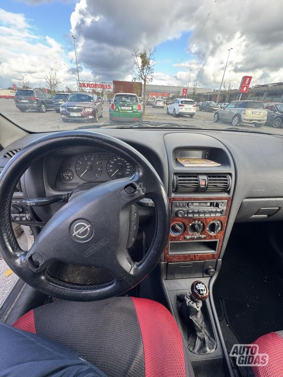 Opel Astra 2000 in Vilnius, with an engine capacity of 1.60 L and mileage of 299 thousand km for 790 €, photo 13 on AUTOMOTO.COM.LV