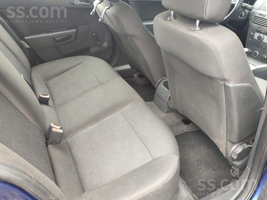 Opel Astra 2004 in Ogre, with an engine capacity of 1.80 L and mileage of 174 thousand km for 1950 €, photo 8 on AUTOMOTO.COM.LV