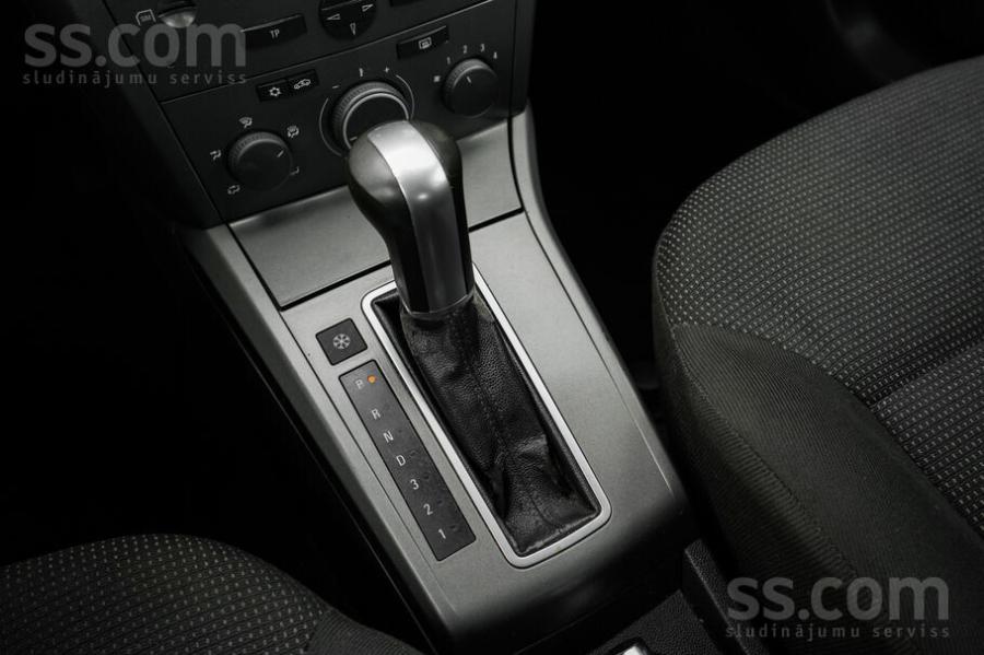 Opel Astra 2004 in Ogre, with an engine capacity of 1.80 L and mileage of 174 thousand km for 1700 €, photo 14 on AUTOMOTO.COM.LV