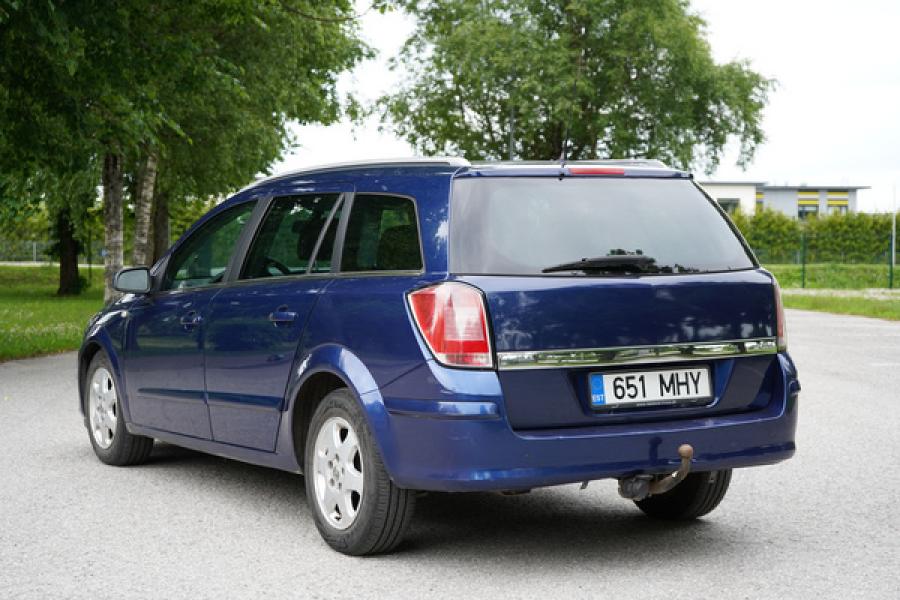 Opel Astra 2004 in Tallinn, with an engine capacity of 1.70 L and mileage of 229 thousand km for 999 €, photo 4 on AUTOMOTO.COM.LV