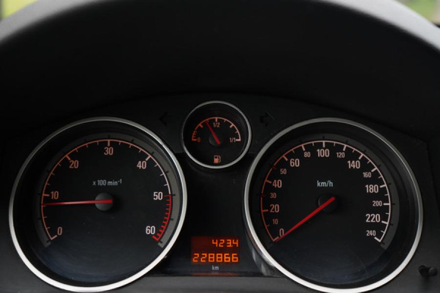 Opel Astra 2004 in Tallinn, with an engine capacity of 1.70 L and mileage of 229 thousand km for 999 €, photo 15 on AUTOMOTO.COM.LV