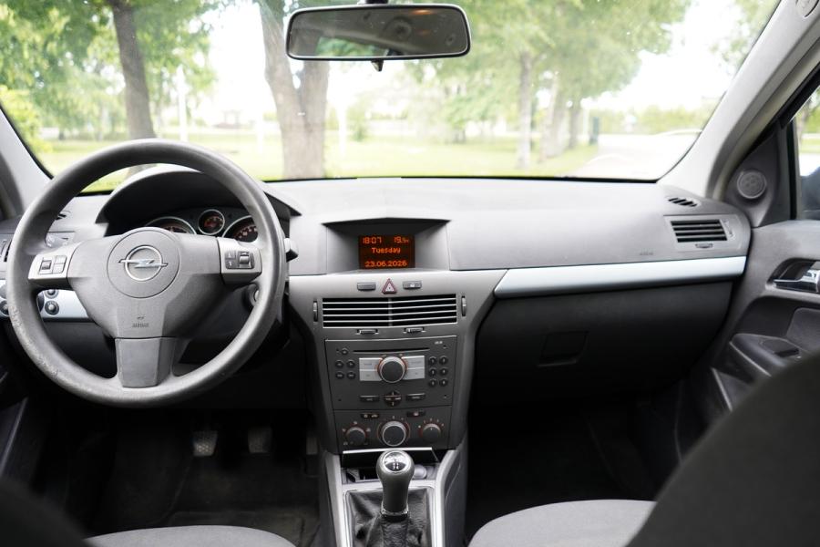 Opel Astra 2004 in Tallinn, with an engine capacity of 1.70 L and mileage of 229 thousand km for 999 €, photo 28 on AUTOMOTO.COM.LV