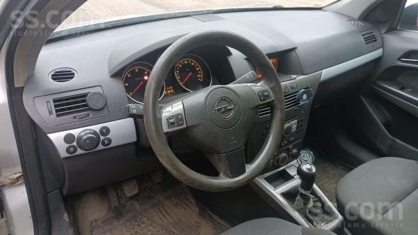 Opel Astra 2005 Rīga, ar dzinēja tilpumu 1.70 L un nobraukumu 410 tūkst. km par 900 €, foto 2 vietnē AUTOMOTO.COM.LV
