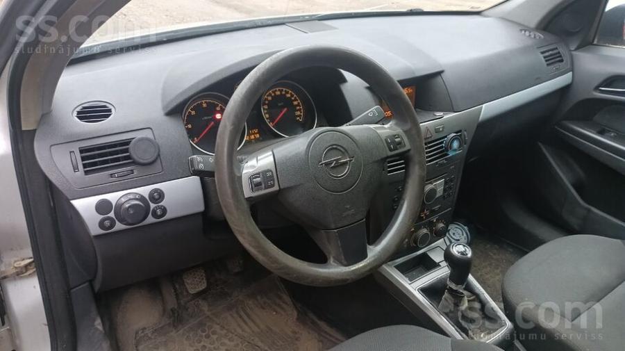 Opel Astra 2005 Rīga, ar dzinēja tilpumu 1.70 L un nobraukumu 410 tūkst. km par 900 €, foto 2 vietnē AUTOMOTO.COM.LV