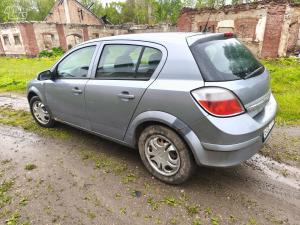 Opel Astra 2005 in Ignalina, with an engine capacity of 1.70 L and mileage of 333 thousand km for 430 €, photo 3 on AUTOMOTO.COM.LV