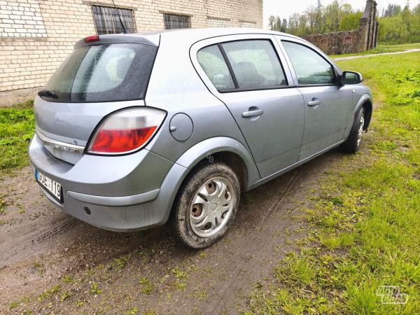 Opel Astra 2005 in Ignalina, with an engine capacity of 1.70 L and mileage of 333 thousand km for 430 €, photo 4 on AUTOMOTO.COM.LV