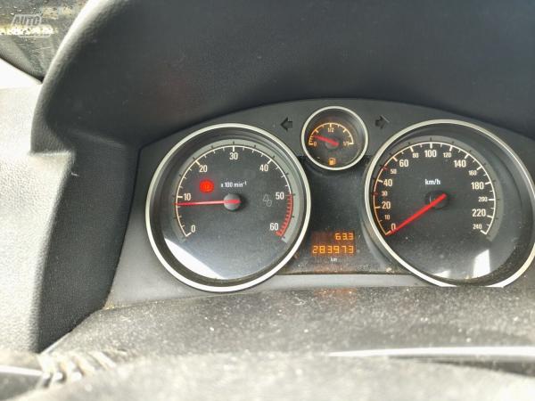 Opel Astra 2005 in Ignalina, with an engine capacity of 1.70 L and mileage of 333 thousand km for 430 €, photo 7 on AUTOMOTO.COM.LV