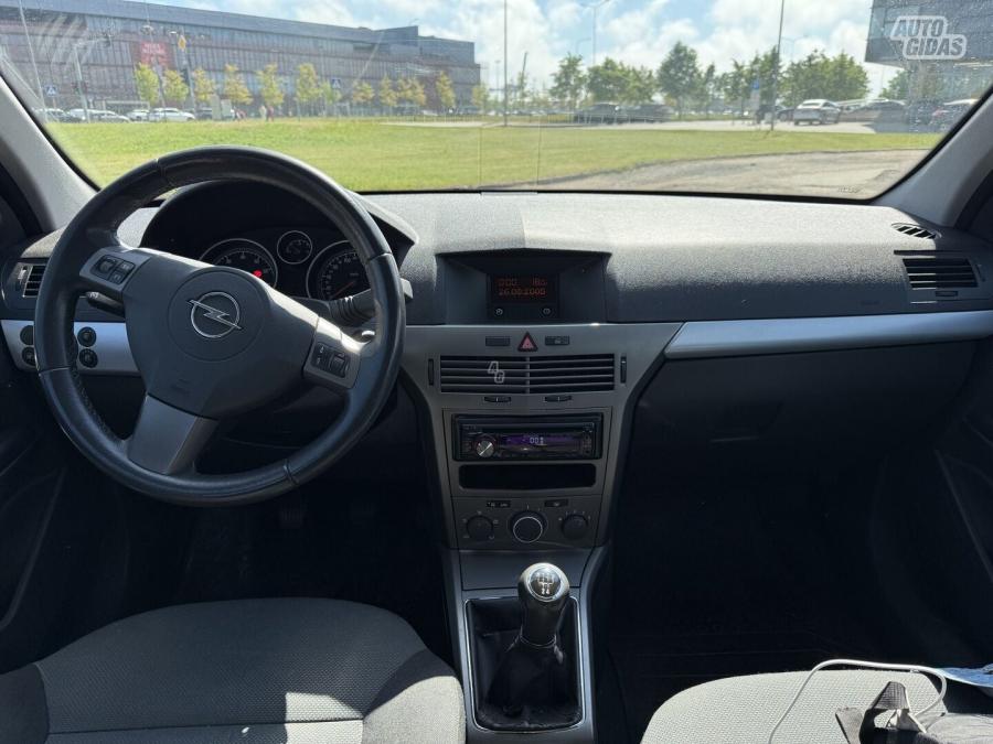 Opel Astra 2005 in Klaipeda, with an engine capacity of 1.40 L and mileage of 130 thousand km for 700 €, photo 10 on AUTOMOTO.COM.LV