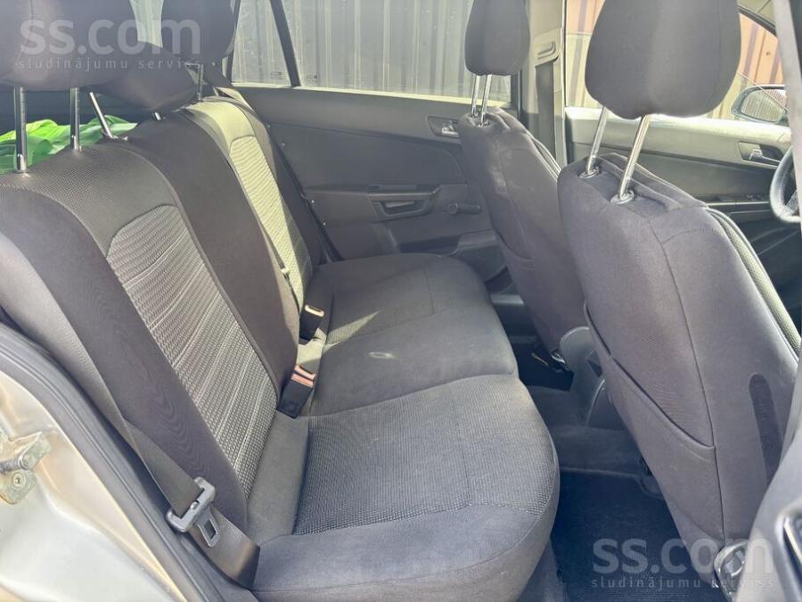 Opel Astra 2005 Daugavpils, ar dzinēja tilpumu 1.90 L un nobraukumu 295 tūkst. km par 990 €, foto 13 vietnē AUTOMOTO.COM.LV