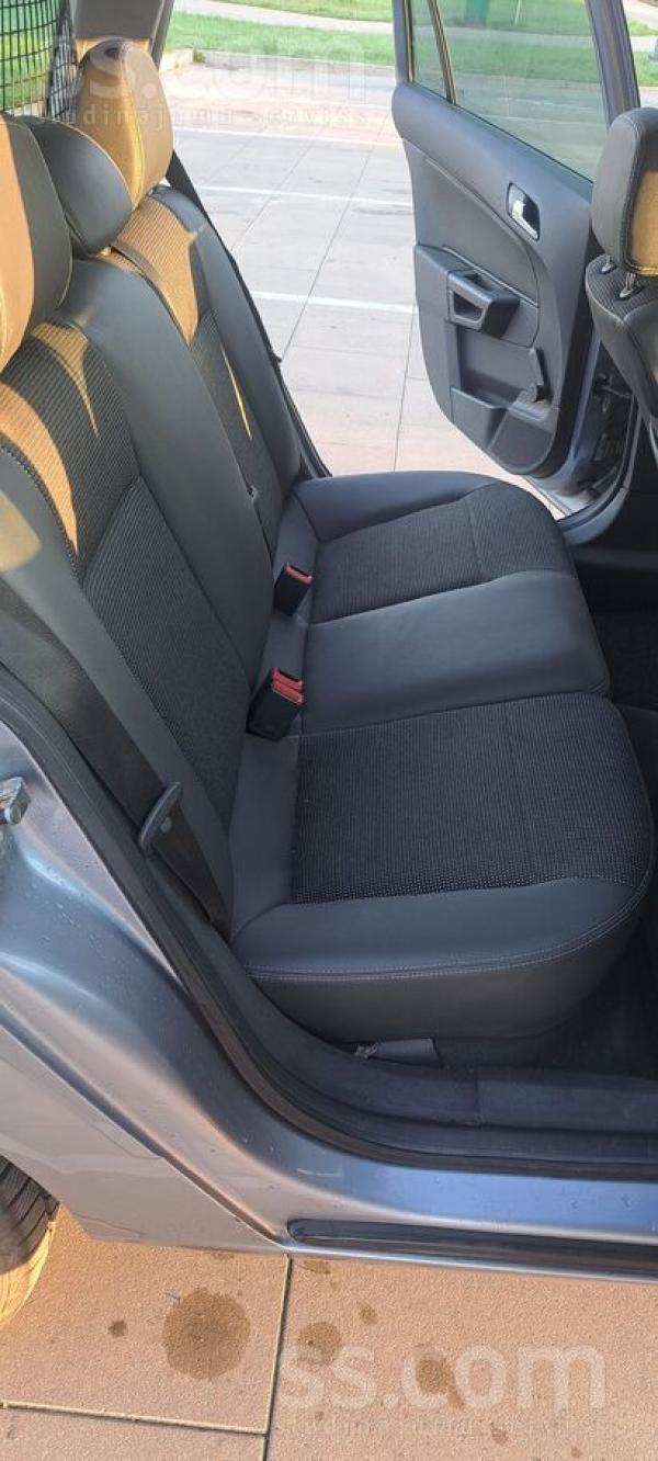 Opel Astra 2005 Ogre, ar dzinēja tilpumu 1.90 L un nobraukumu 219 tūkst. km par 2000 €, foto 2 vietnē AUTOMOTO.COM.LV