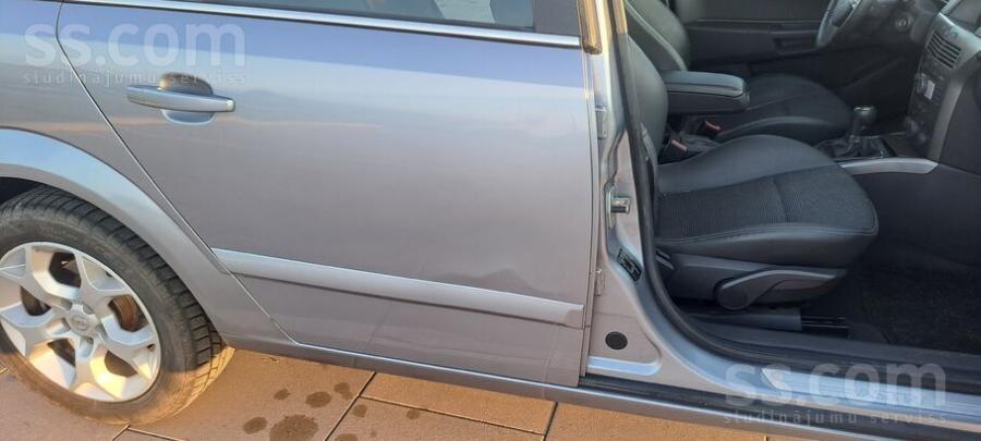 Opel Astra 2005 in Ogre, with an engine capacity of 1.90 L and mileage of 219 thousand km for 2000 €, photo 8 on AUTOMOTO.COM.LV