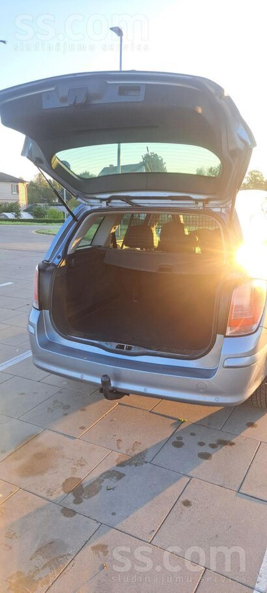 Opel Astra 2005 in Ogre, with an engine capacity of 1.90 L and mileage of 219 thousand km for 2000 €, photo 10 on AUTOMOTO.COM.LV