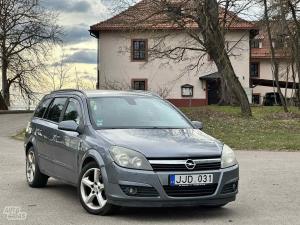 Opel Astra 2005 in Vilnius, with an engine capacity of 1.90 L and mileage of 300 thousand km for 350 €, photo  on AUTOMOTO.COM.LV