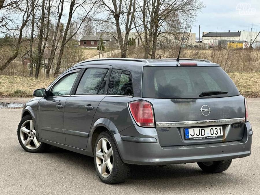 Opel Astra 2005 in Vilnius, with an engine capacity of 1.90 L and mileage of 300 thousand km for 350 €, photo 5 on AUTOMOTO.COM.LV