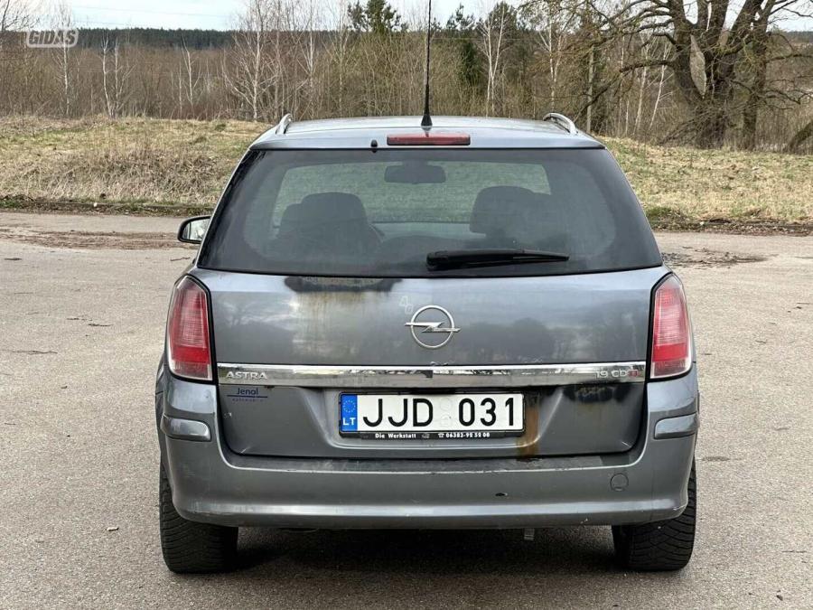 Opel Astra 2005 in Vilnius, with an engine capacity of 1.90 L and mileage of 300 thousand km for 350 €, photo 6 on AUTOMOTO.COM.LV