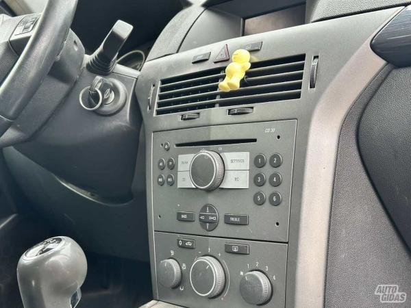 Opel Astra 2005 in Vilnius, with an engine capacity of 1.90 L and mileage of 300 thousand km for 350 €, photo 9 on AUTOMOTO.COM.LV